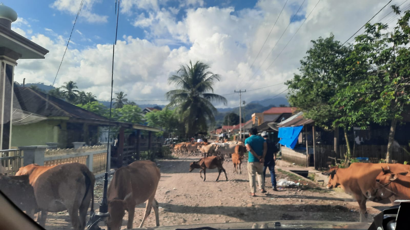Langgai, Negeri yang Merindu Jalan 'Hitam' - Metrokini.com