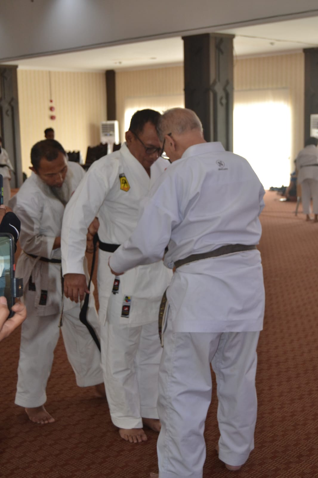 Support Lemkari Banten, Ketua Dewan Guru Harried Taning Sematkan Sabuk ...