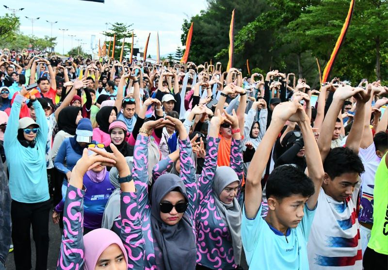 Ribuan Peserta Fun Run Meriahkan Hari Jadi ke-356 Kota Padang ...